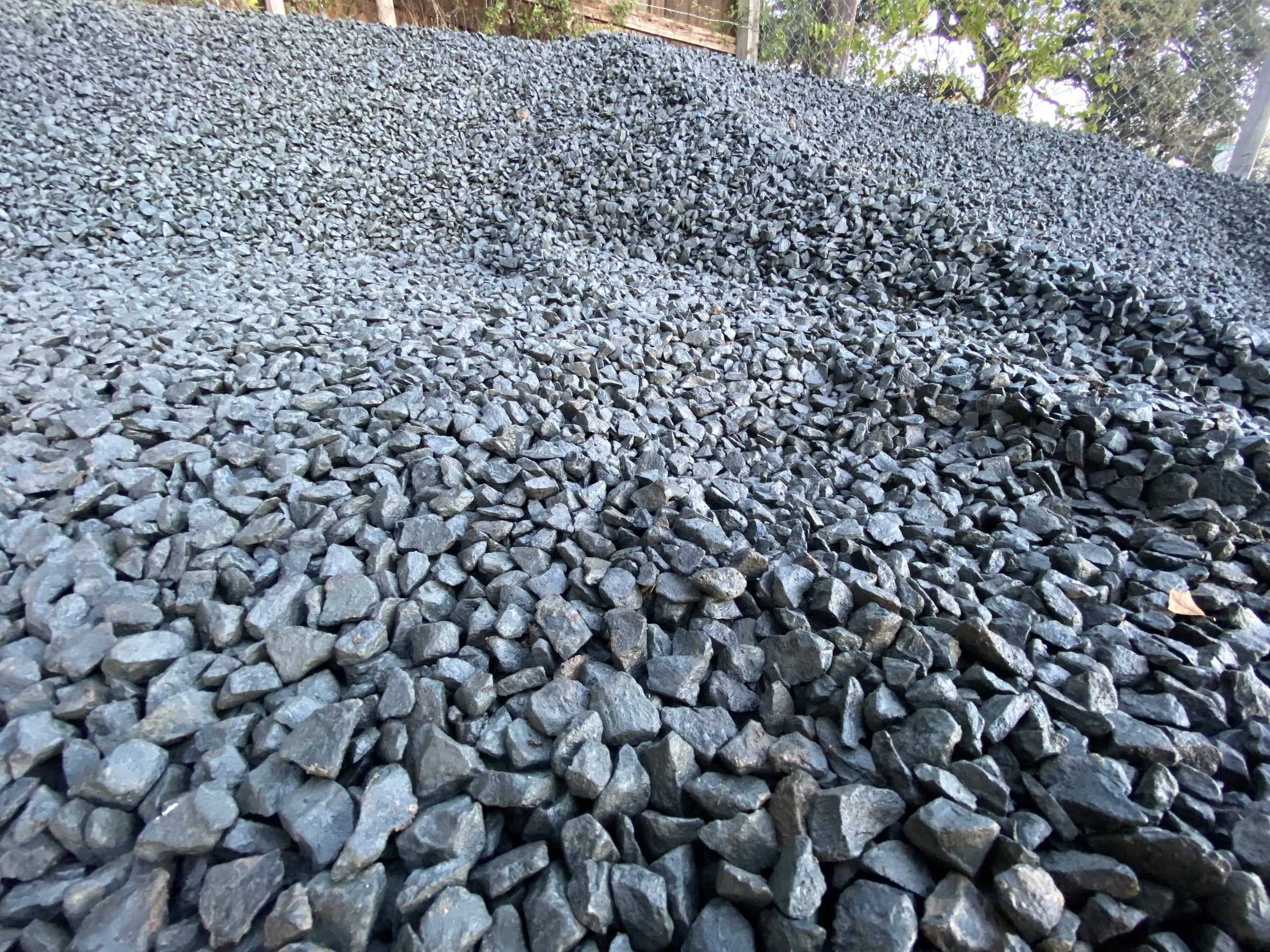 5/8" Black Star Gravel - Basalt Rock - Bulk Landscape Supply in Austin, Texas. | AUSTIN ...
